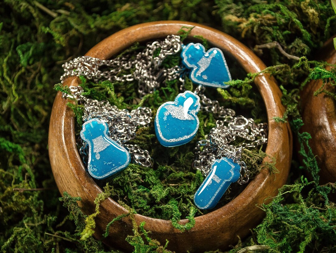 Potion of Mana Pendant - D&D, Potion Bottle Necklace, Dungeons and ...