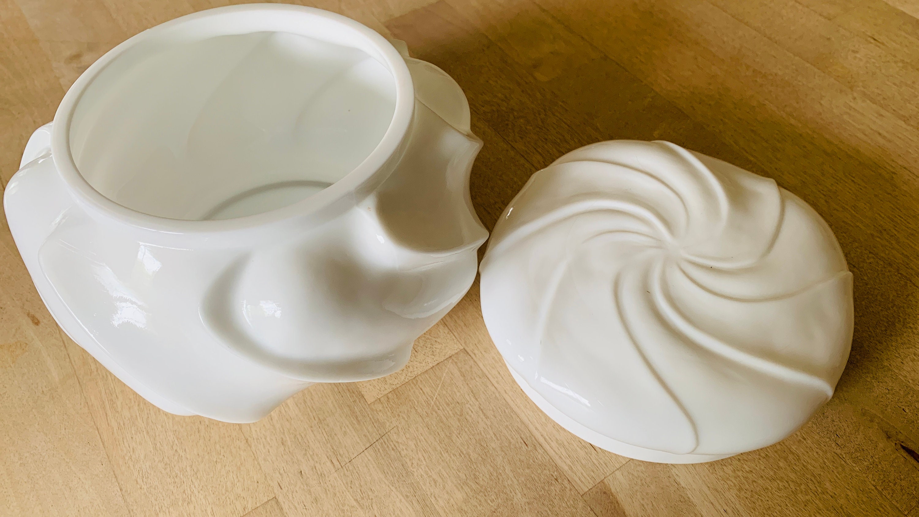 Vintage Fenton Vanity Powder Box - Etsy