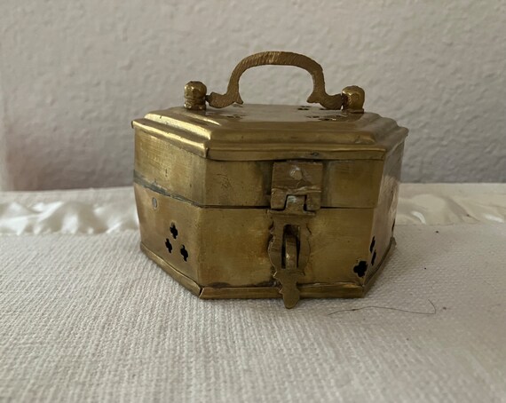 Vintage Brass Hinged Cricket Box, Octagon Trinket Box - Gem