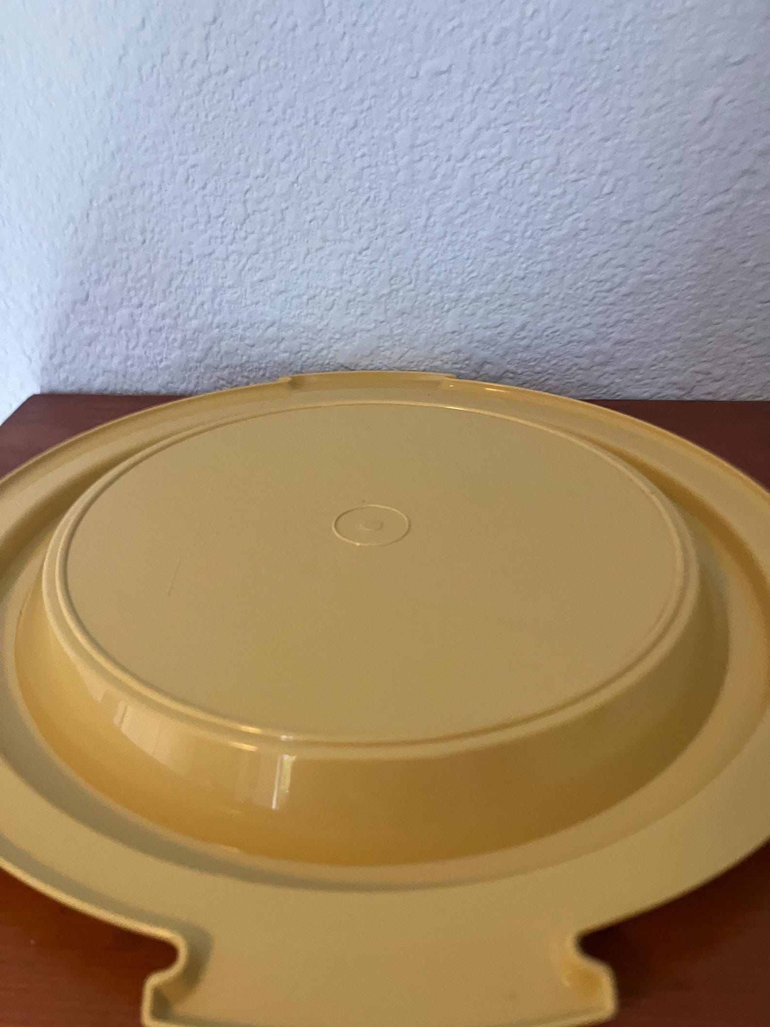Tupperware Vintage Round Pie/cake Carrier With Harvest Gold Base and ...