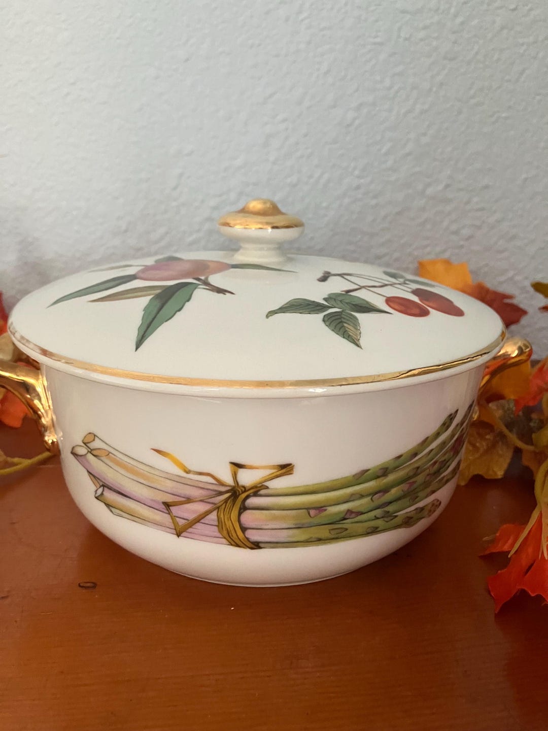 Royal Worcester Evesham Round Lidded Casserole, 7" Casserole Gold Trim ...