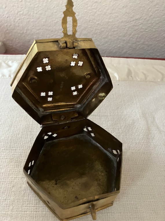 Vintage Brass Hinged Cricket Box, Octagon Trinket Box - Gem