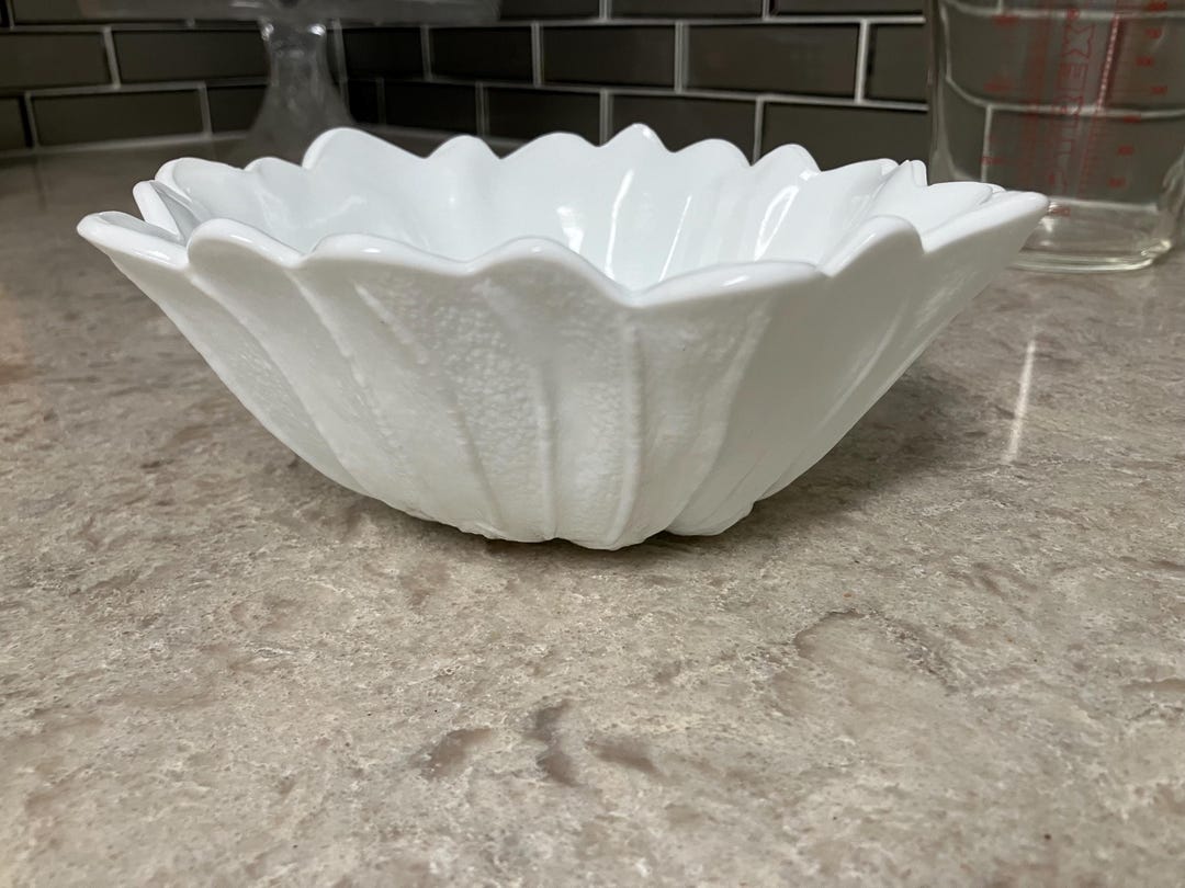 Vintage Milk Glass Indiana Glass Lily Pons Daisy 7" Bowl - Etsy