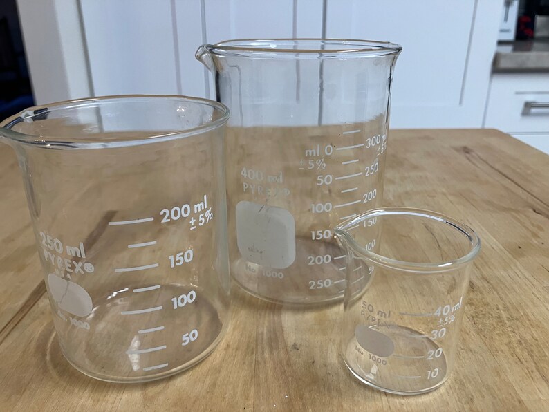 Set of 6 Vintage Pyrex Beakers and Kimax and Pyrex Erlenmeyer Flasks - Etsy