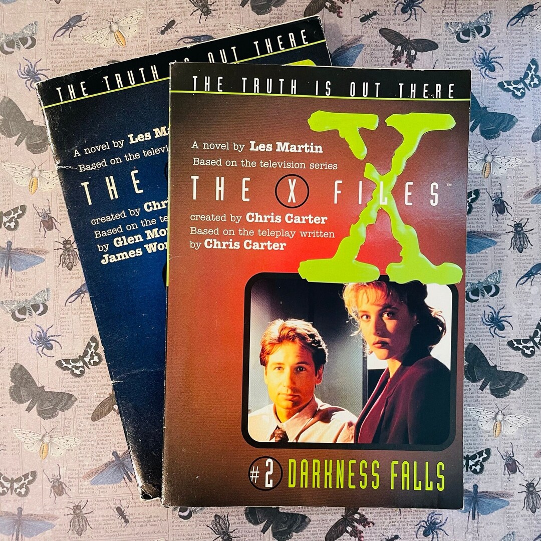 The X Files Book Set // Vintage // 2 Darkness Falls // 7 - Etsy