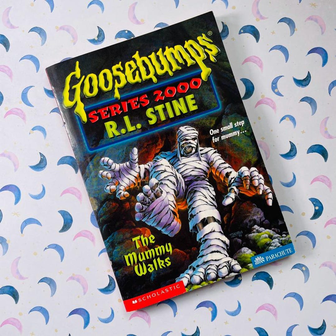 R.L. Stine Goosebumps Series 2000 #16 the Mummy Walks 1999 // First ...