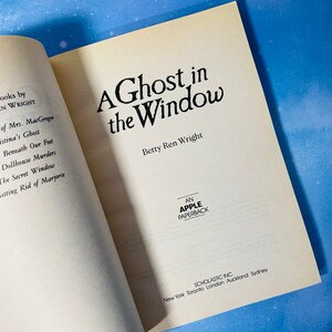 A Ghost in the Window 1987 // Betty Ren Wright // Apple Paperbacks ...