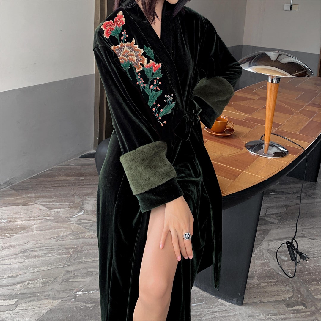 Embroidery Velvet Kimono Robe Bathrobe Nightgown With Belt for Bridal ... Embroidery Velvet Kimono Robe Bathrobe Nightgown With Belt for Bridal ...