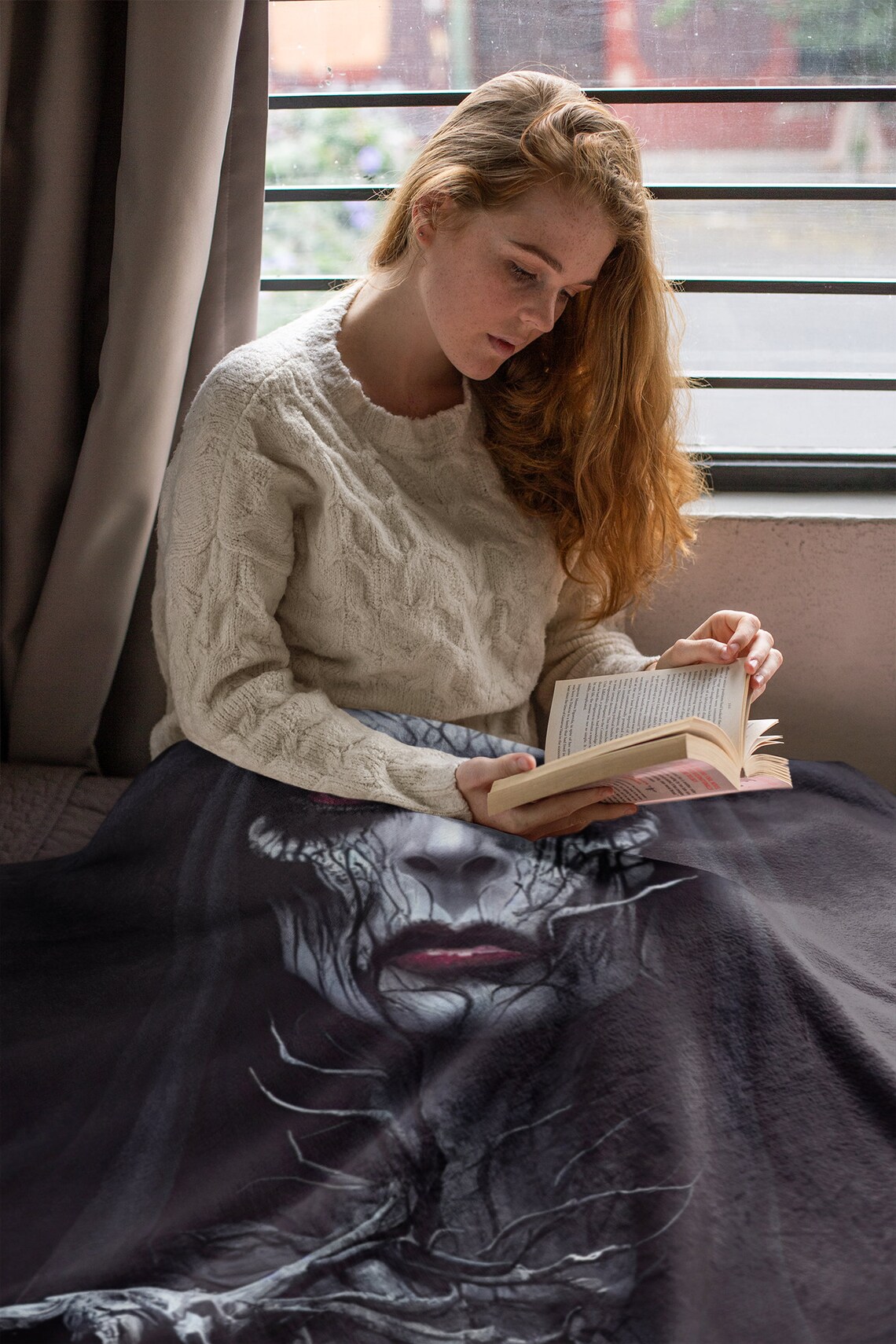 Vampire Blanket, Fantasy Art Decorative Fleece Throw, Horror Wall ...