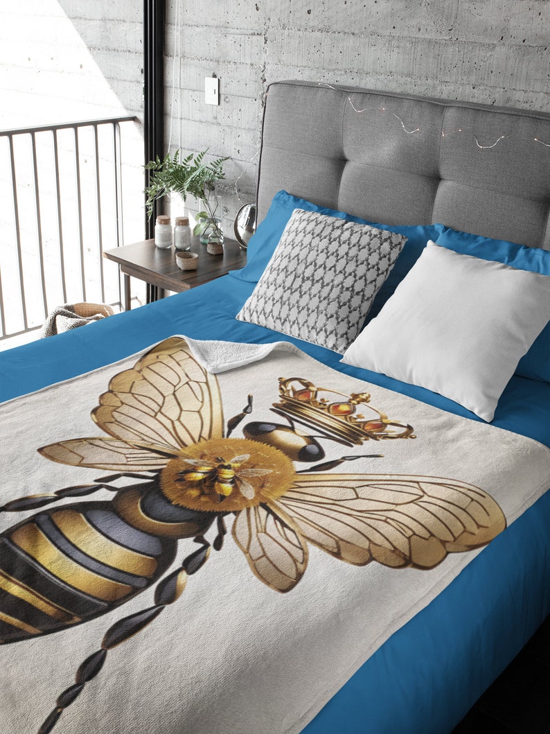 Vintage Queen Bee Blanket, Bumble Bee Blanket, Honeybee Fleece Sherpa ...
