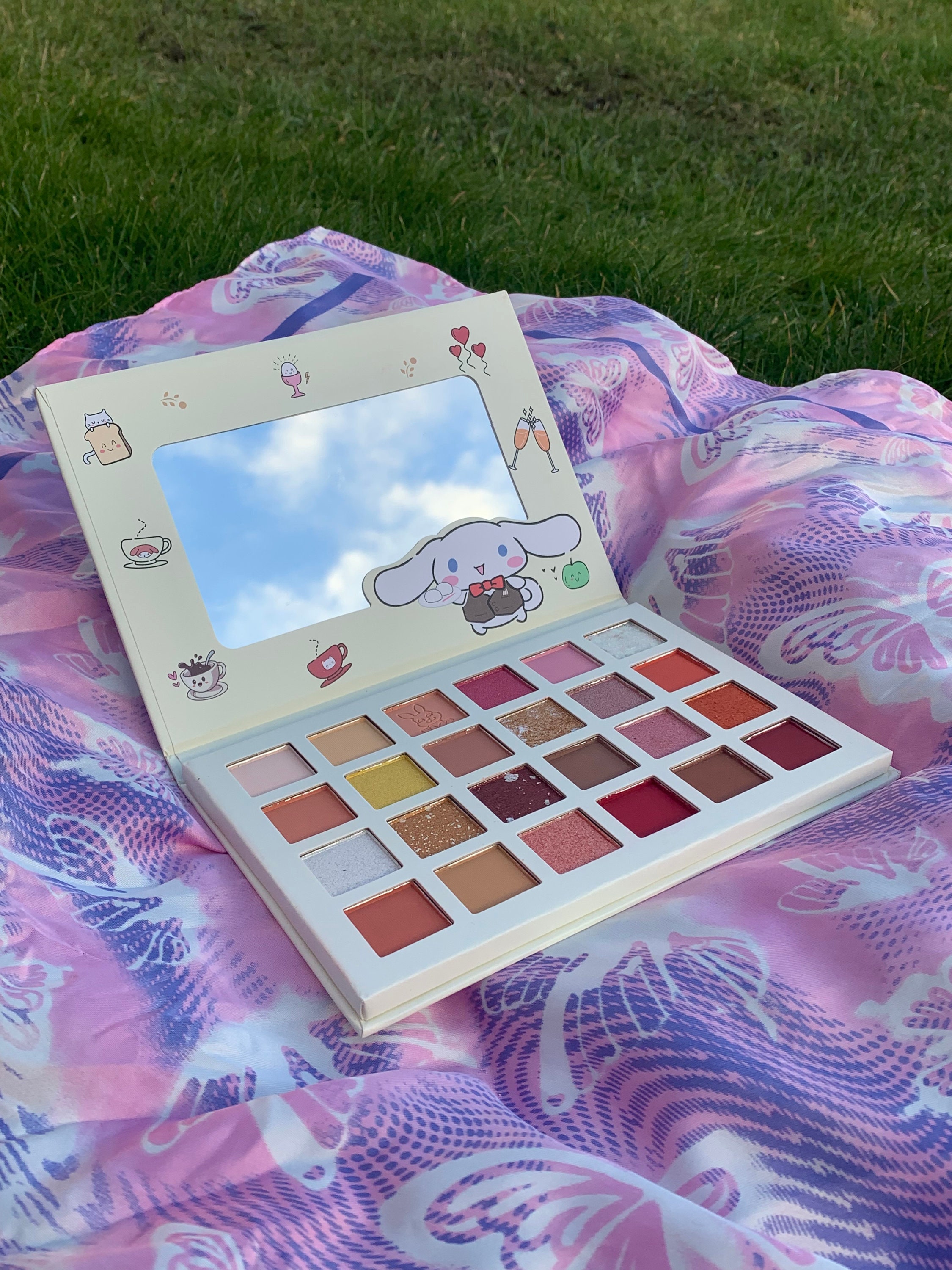 Cinnamoroll Makeup Eyeshadow Palette - Etsy UK