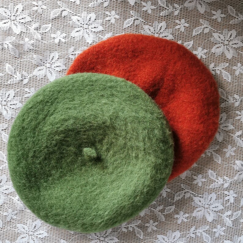Stylish Plain Warm Wool Beret - Red, Bordo, Green or Dark Orange Colors ...