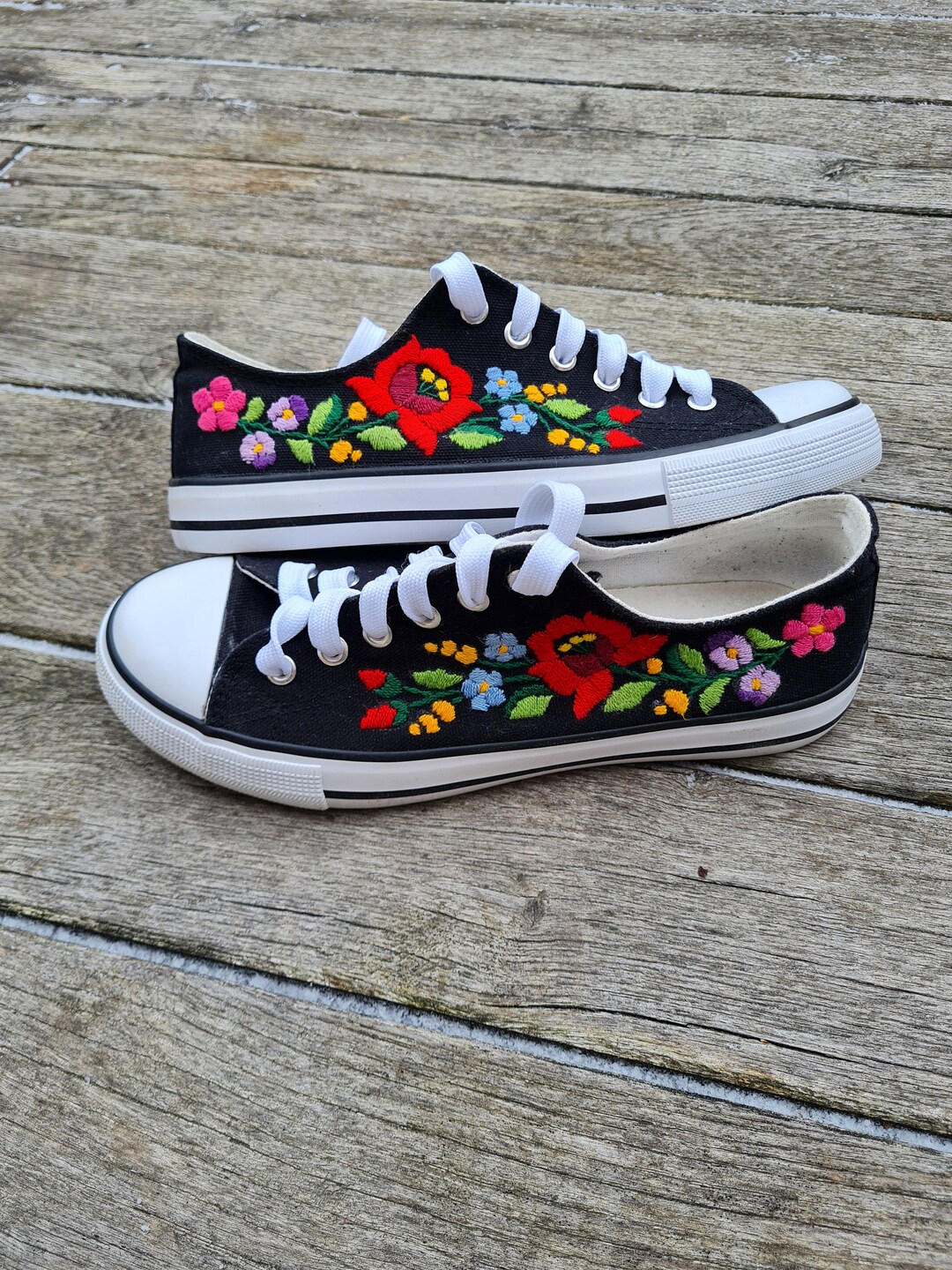 Hand Embroidered Shoes With Lovely Hungarian Kalocsa Flowers 39 Size - Etsy