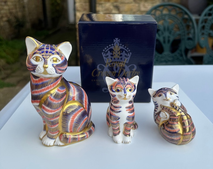 Imari Sitting Kitty Cat Figurine / Paperweight 5.25" Tall by Royal ...