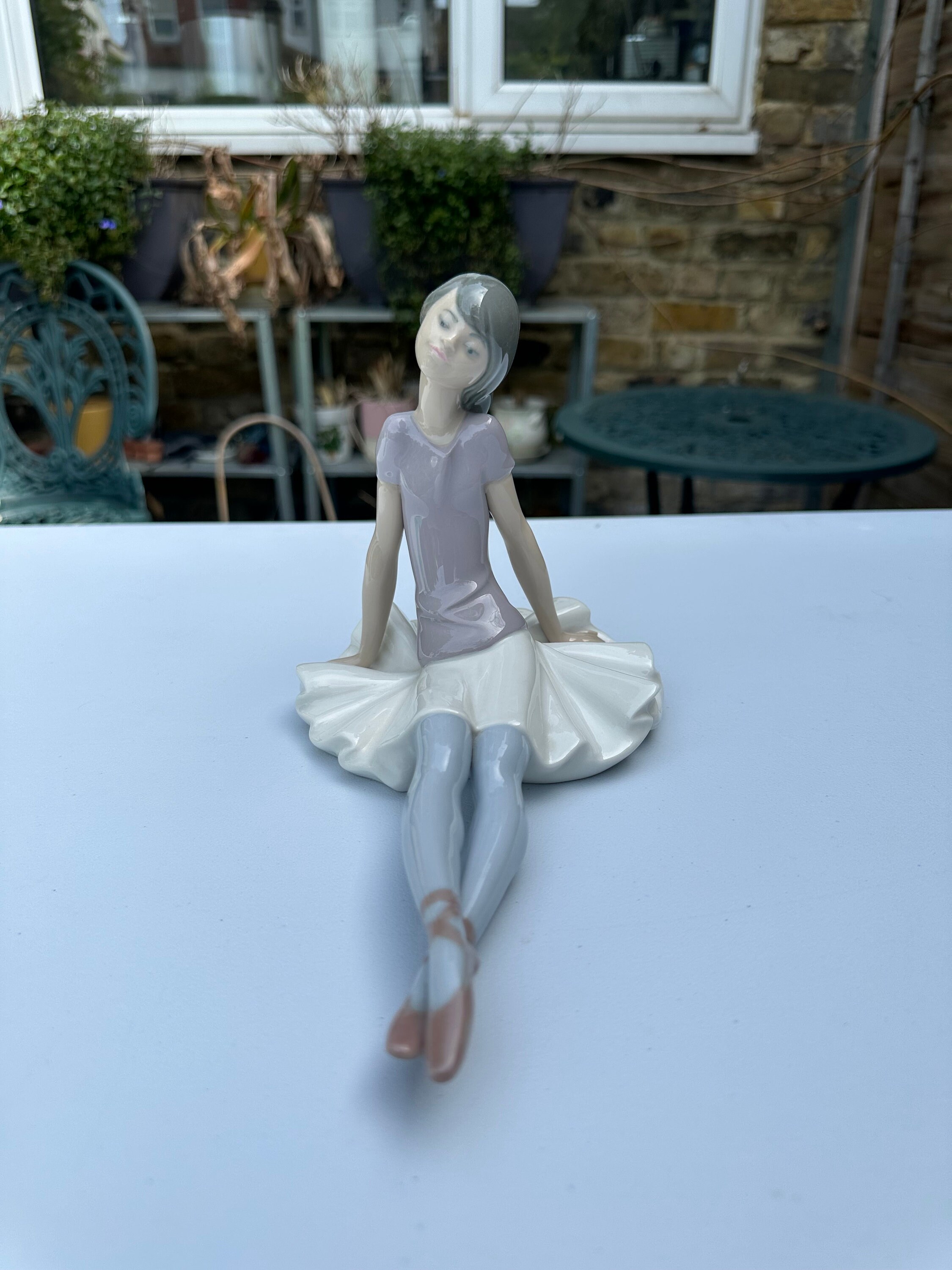 A 1978 Lladro 1356 Porcelain Figurine of Ballet Purple Dreamer ...