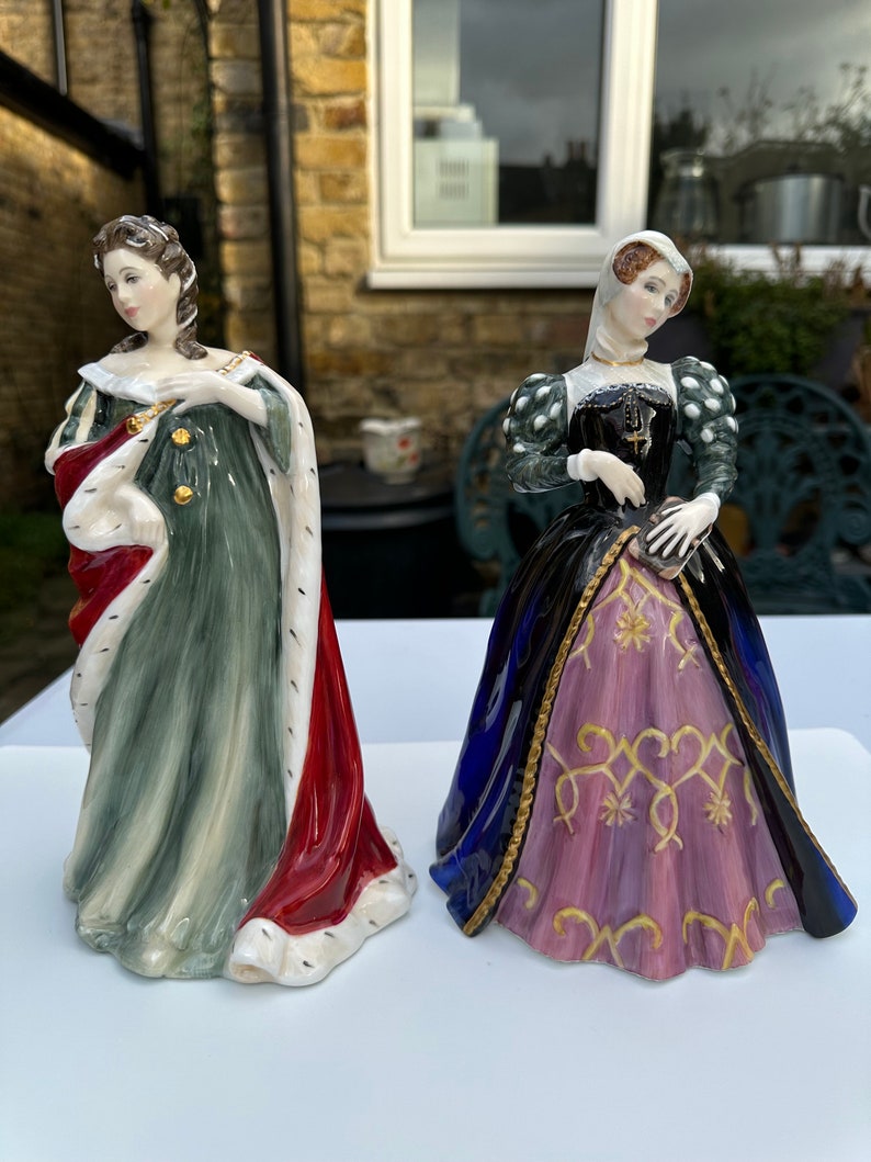 Royal Doulton Limited Edition Porcelain Figurines of Queen Elizabeth I ...