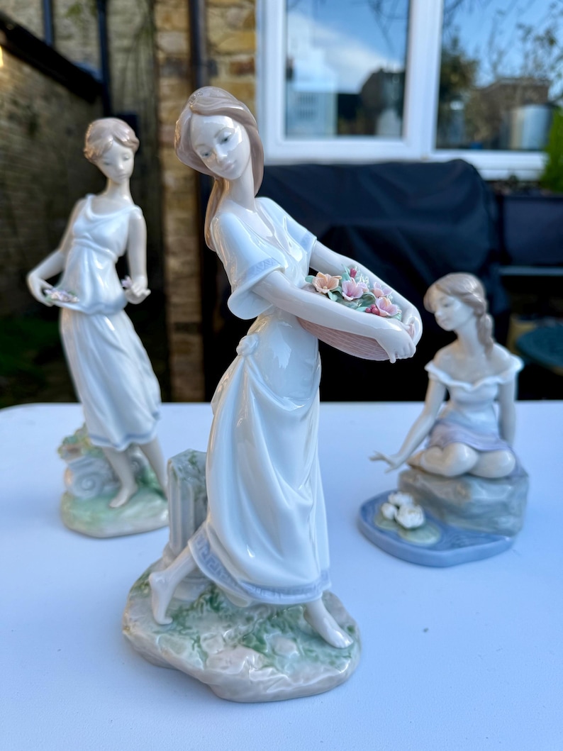 A Boxed Lladro Privilege 7704 Porcelain Figurine of Gardens of Athens ...