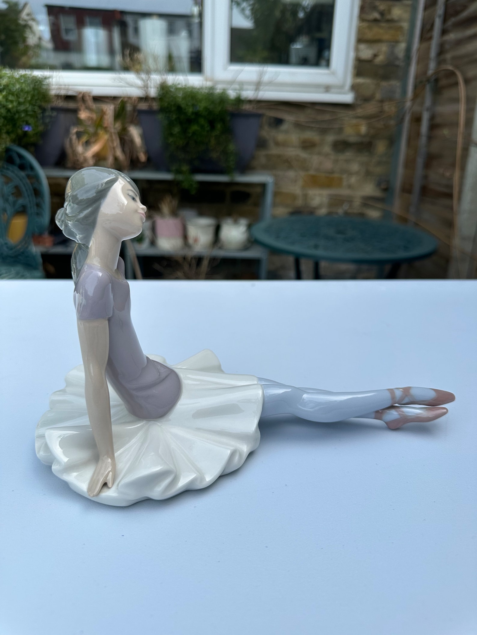 A 1978 Lladro 1356 Porcelain Figurine of Ballet Purple Dreamer ...