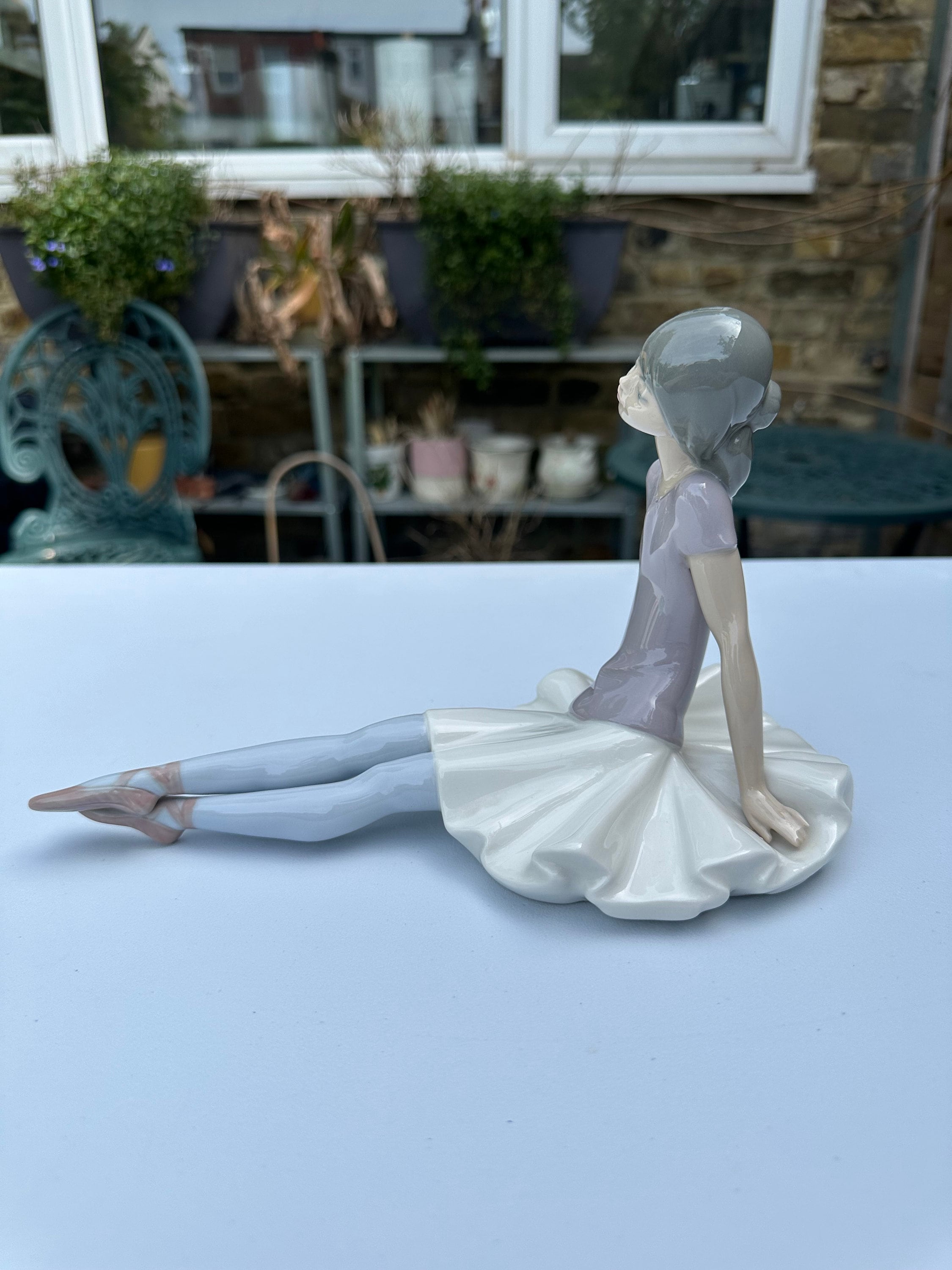 A 1978 Lladro 1356 Porcelain Figurine of Ballet Purple Dreamer ...