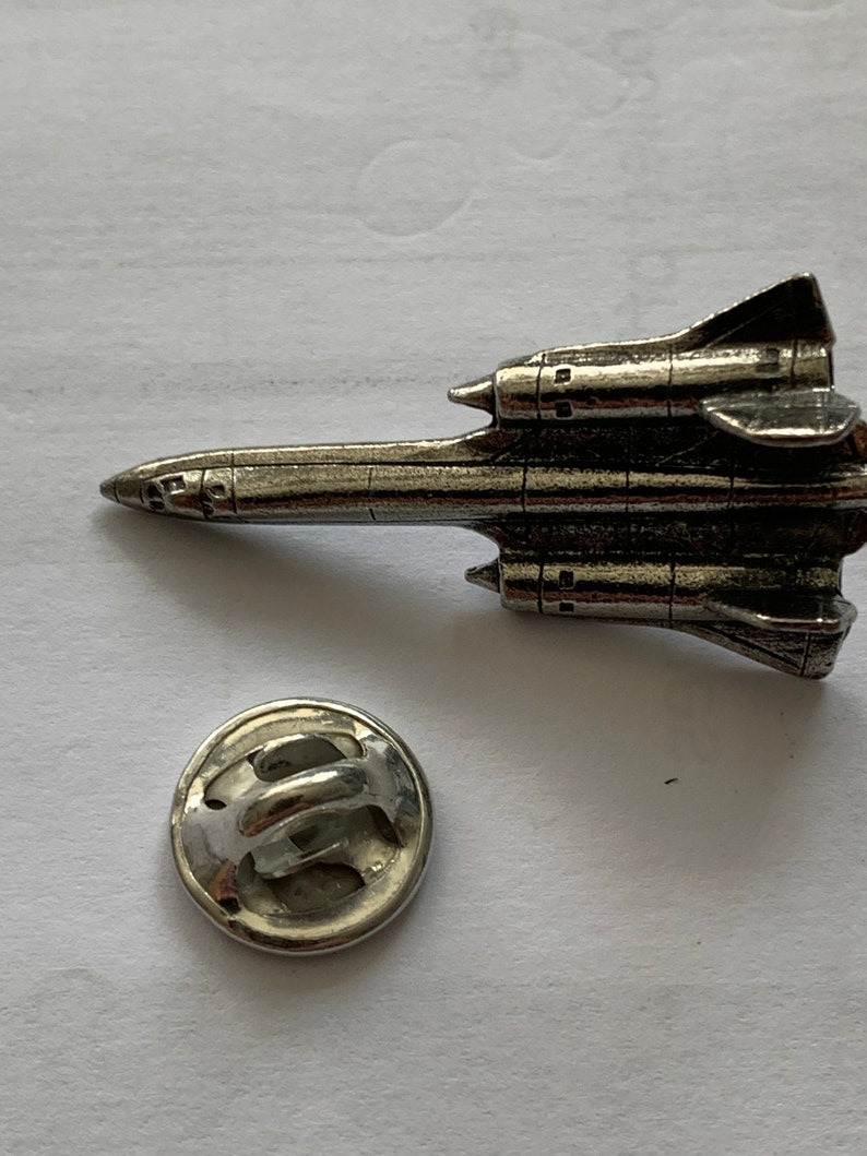 The Lockheed SR71 Blackbird Lead Free English Pewter Pin Badge - Etsy