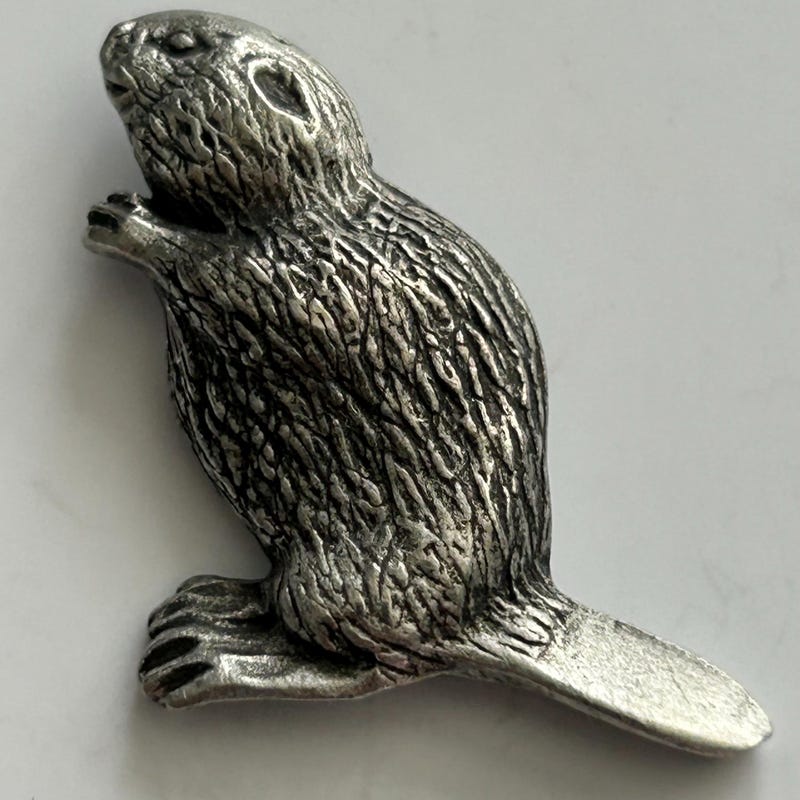 Beaver Brooch - Etsy
