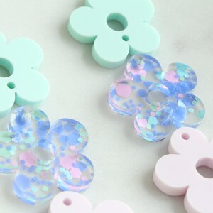 Pastel Periwinkle Glitter Rounded Daisy Retro Flower Trio Acrylic ...