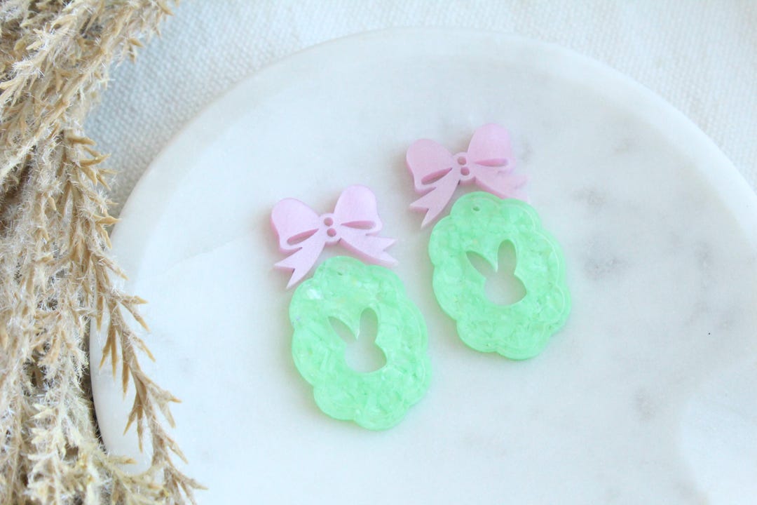 Green and Pink Bunny Frame Scalloped Coquette Cute Aesthetic Bunny Cut ...