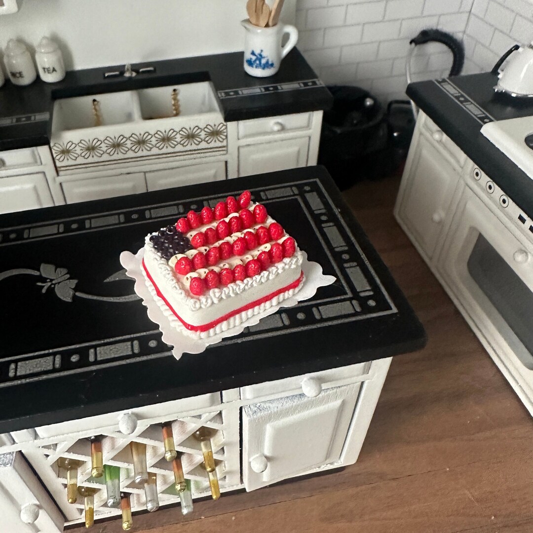 Miniature USA Flag Cake for 1:12 Scale Dollhouse 4th July - Etsy