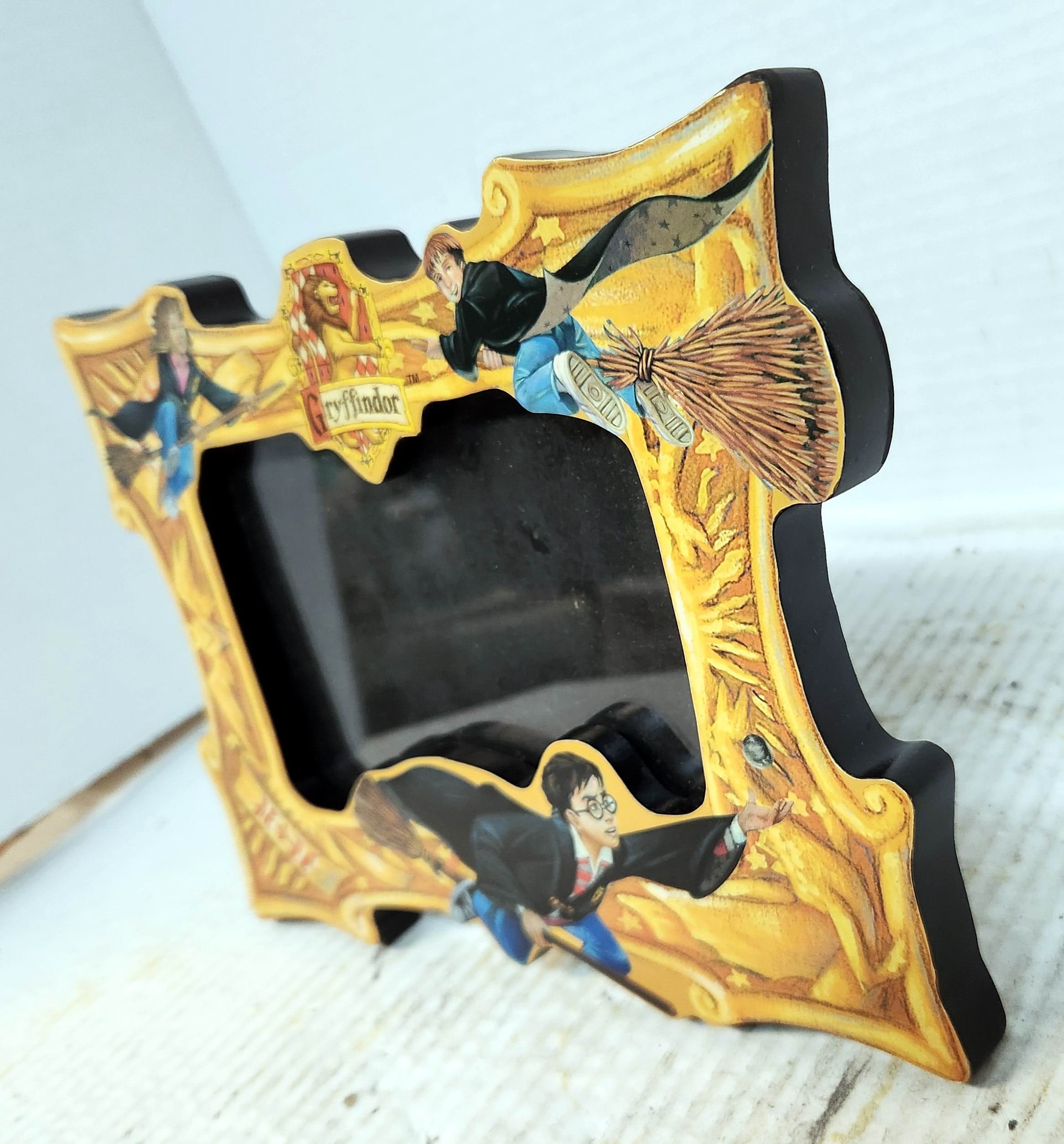 Harry Potter Frame, Gryffindor Frame, Harry Potter Gryffindor, Wall ...