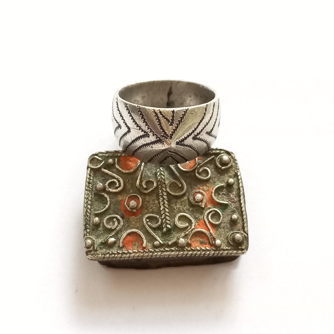 Antique Silver Berber Ring Hand Engraved From MOROCCO. Antique Berber ...