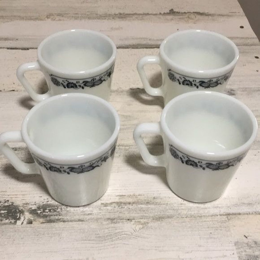 Set of Four Vintage Pyrex 1410 White & Blue Coffee Mugs Old Town Blue ...