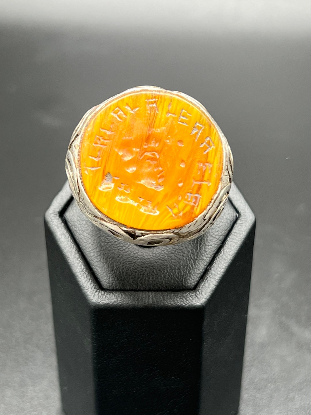 Old Intaglio Natural Amber Handmade Silver Ring, Total Weight 26.54 Gr ...