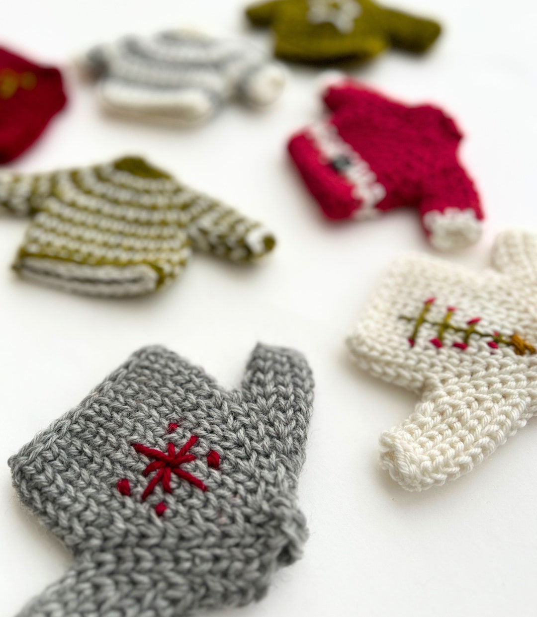 CROCHET PATTERN ⨯ Festive Tiny Sweaters ⨯ Christmas Decoration ⨯ ...