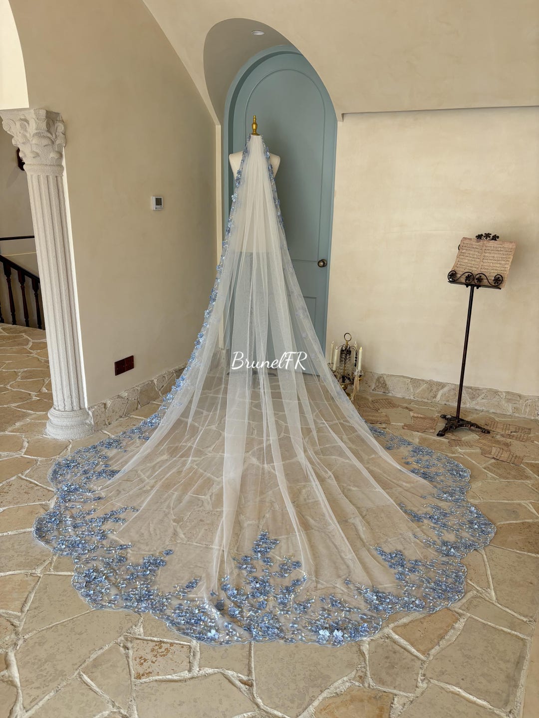 Petal Shape Blue Lace Veil Lace Edge Veil Cathedral Veil Ivory Tulle ...
