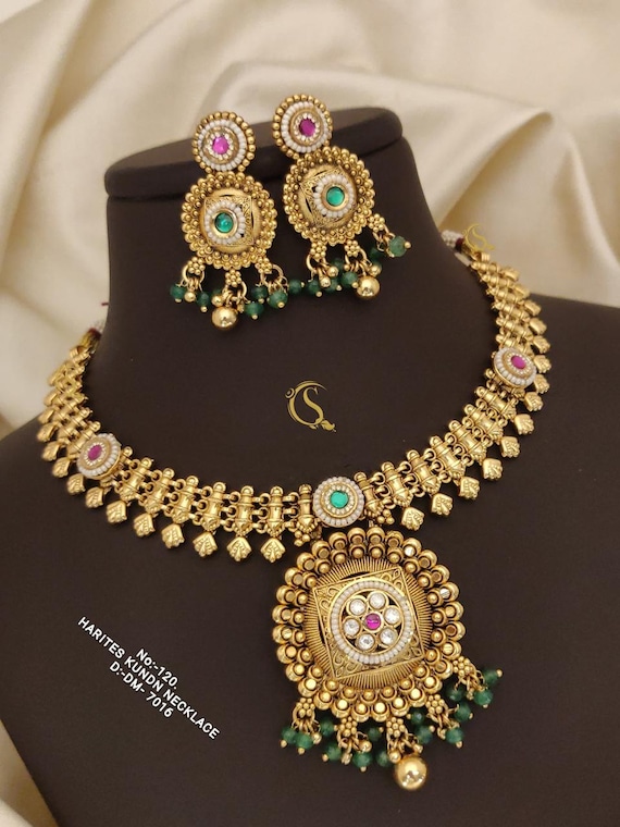 Gold tikka set design store