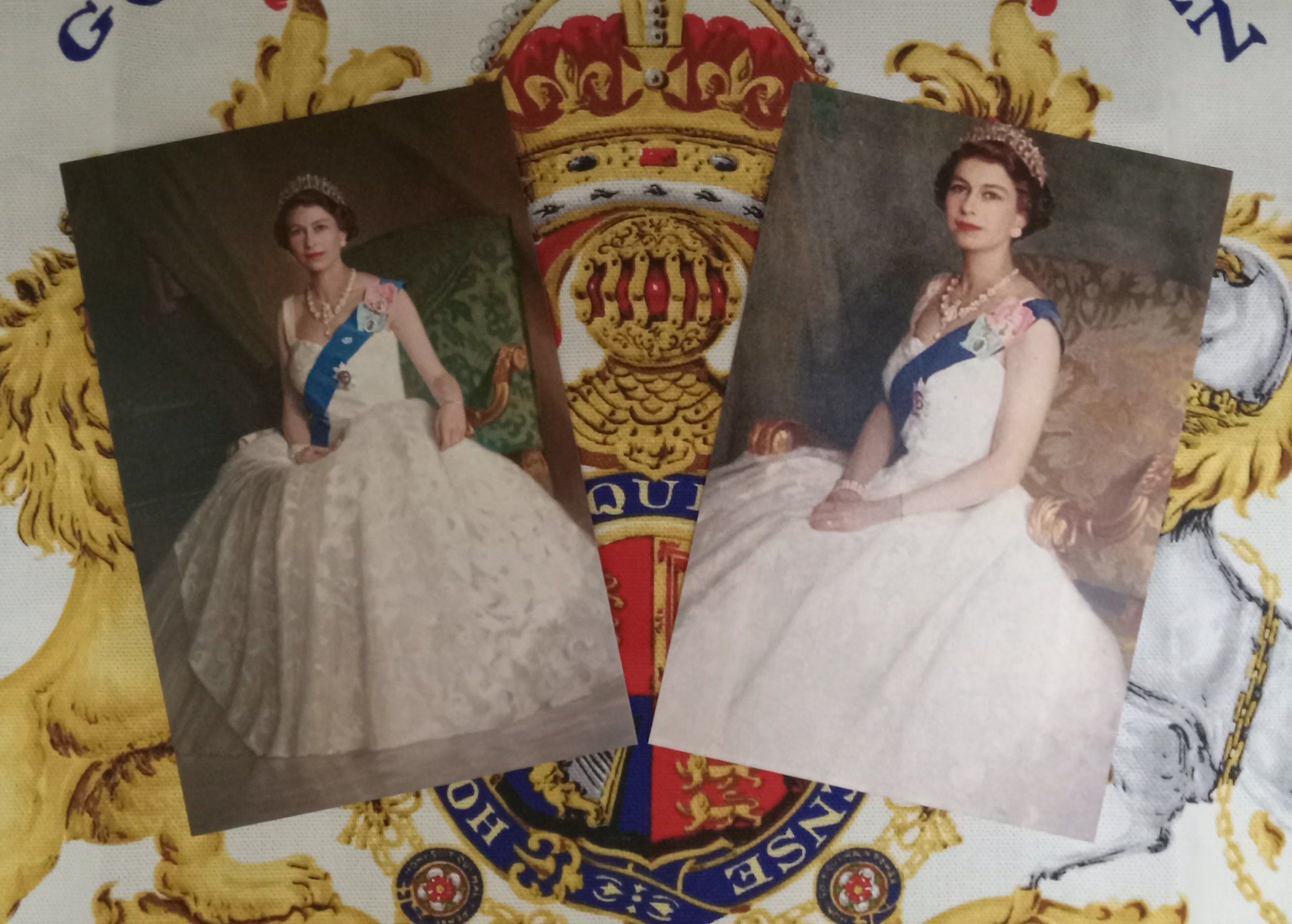 Queen Elizabeth II 4x6 Memorial Cards/ Modern Postcards - Fildes ...