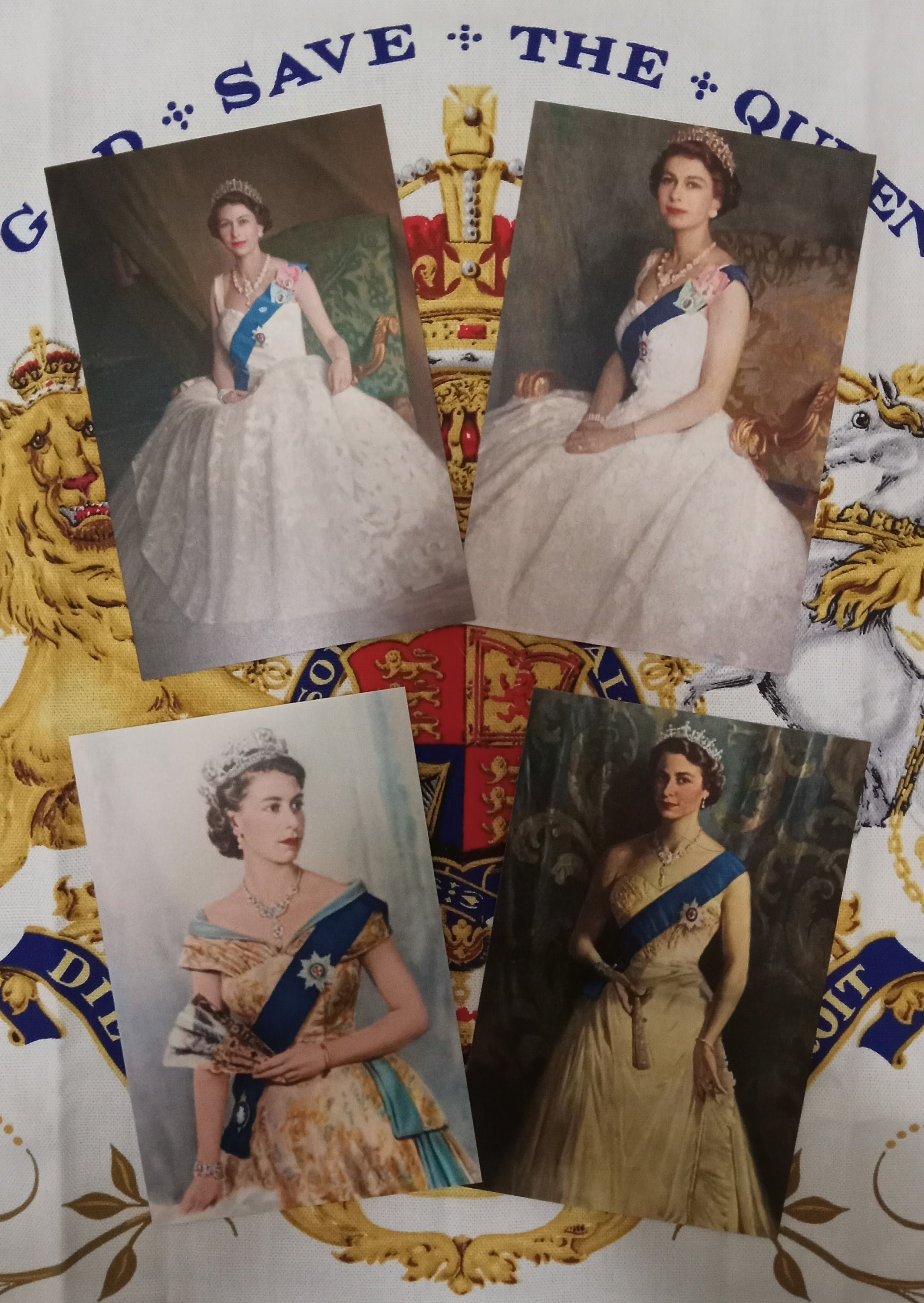 Queen Elizabeth II 4x6 Memorial Cards/ Modern Postcards - Fildes ...