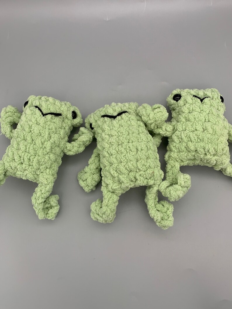 Frogs Crochet Cute Green Froggies Leggy Frog Adorable Little Nature ...