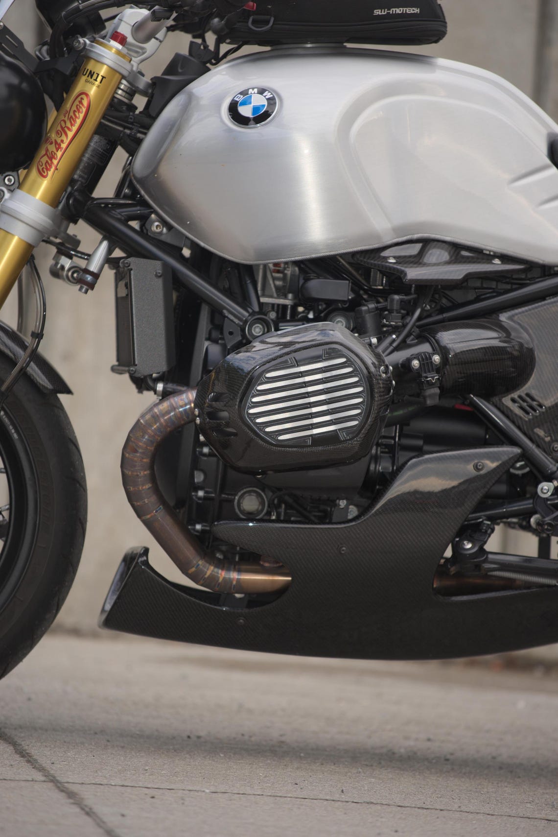 Motorcycle Engine Cylinder Head Guard for BMW R9T Carbon + CNC Black - Etsy