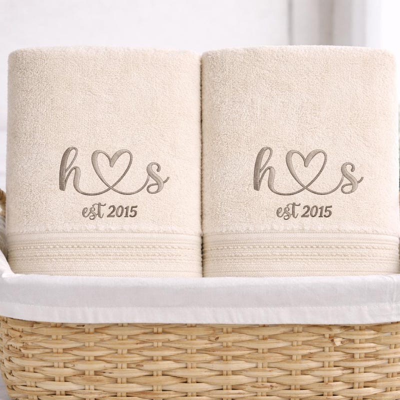 Custom Initial Towel Set - Etsy