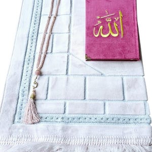 Personalized Velvet Prayer Mat Set: Quran, Pearl Tasbih, Islamic Gift ...