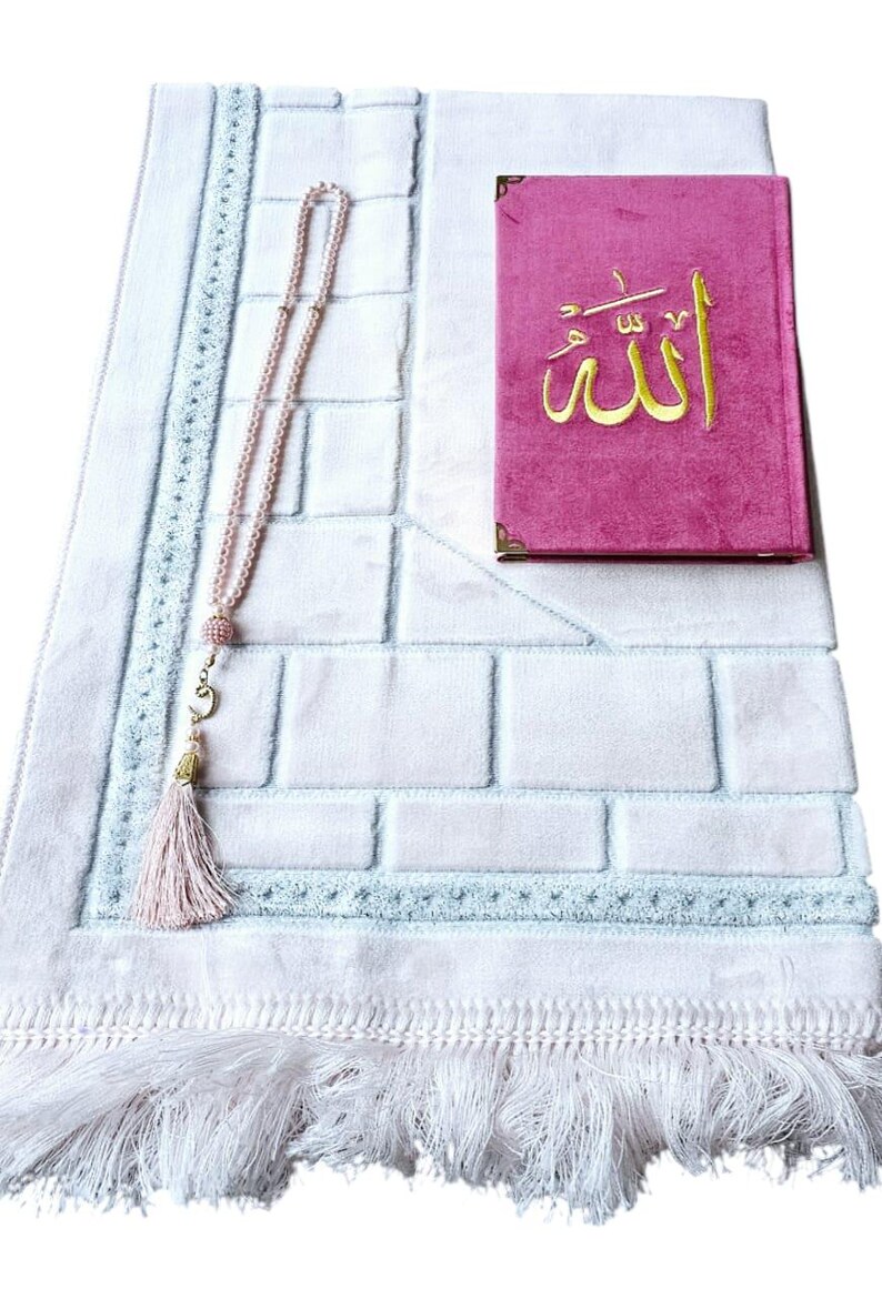 Personalized Velvet Prayer Mat Set: Quran, Pearl Tasbih, Islamic Gift ...
