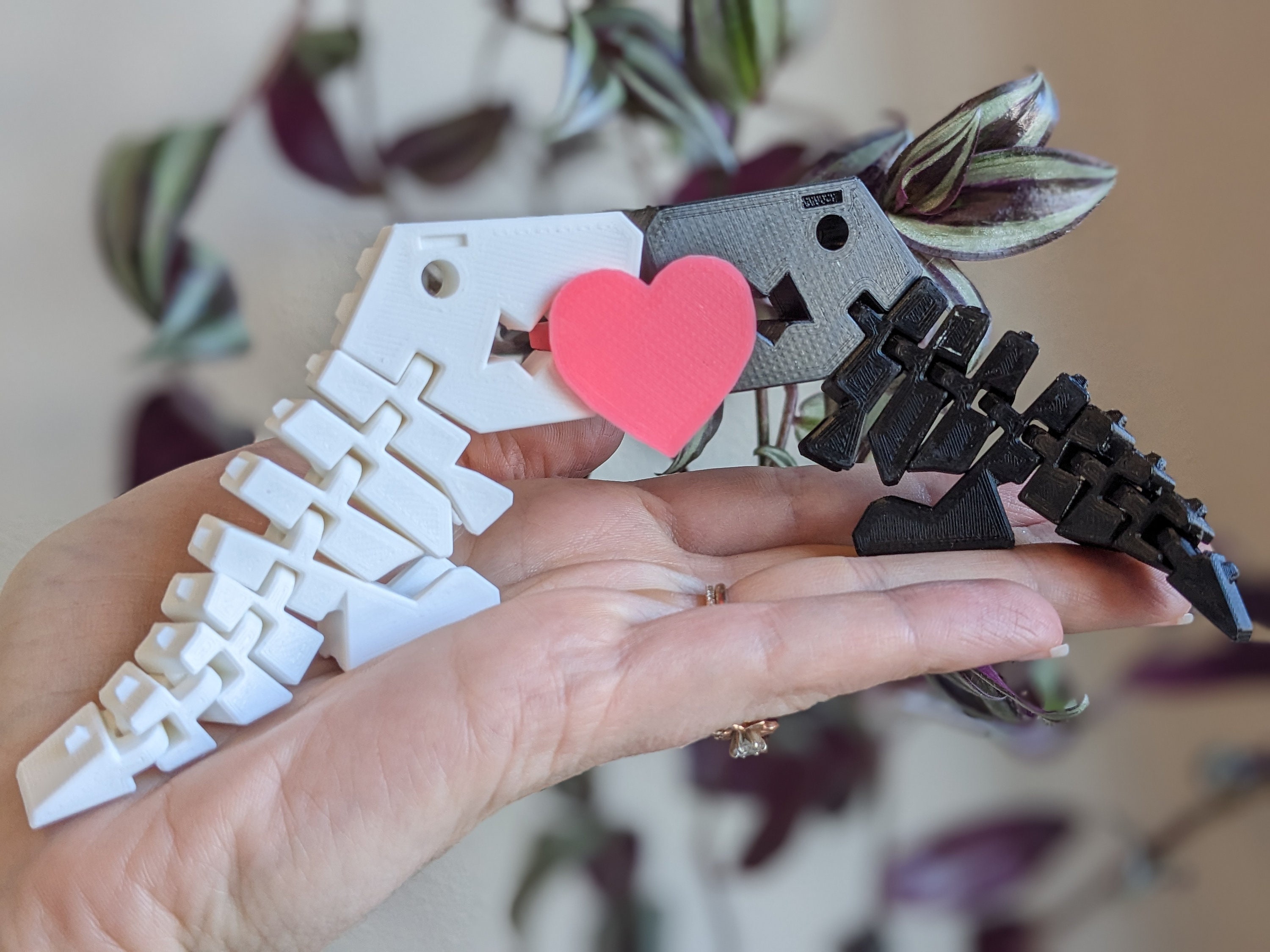 Flexi Rex Love: the Cute, Fidgety Dinosaur Couple Toy With Heart ...