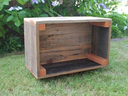 DIY Rustic Reclaimed Wood Planter Box - Etsy