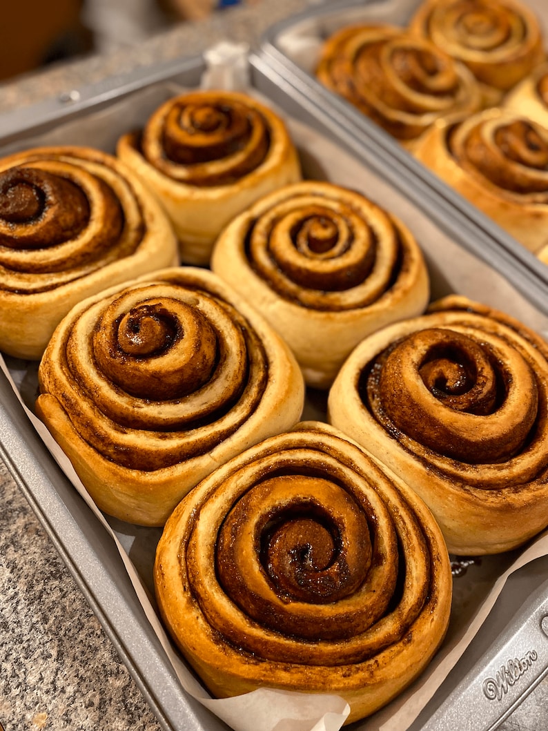 6 LARGE Cinnamon Buns | Cinnamon Rolls | UK Next-day Delivery ...