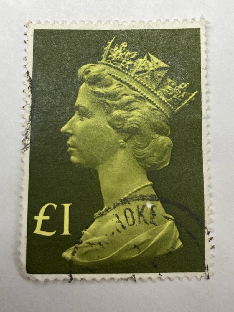 Queen Elizabeth Great Britain Stamp 1977 Queen Elizabeth II QEII Large ...