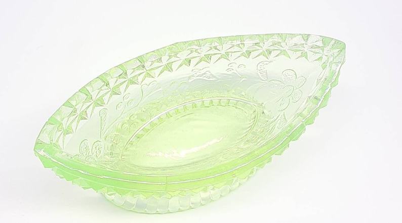 BEAUTIFUL Uranium Glass Master Salt - UV - Etsy