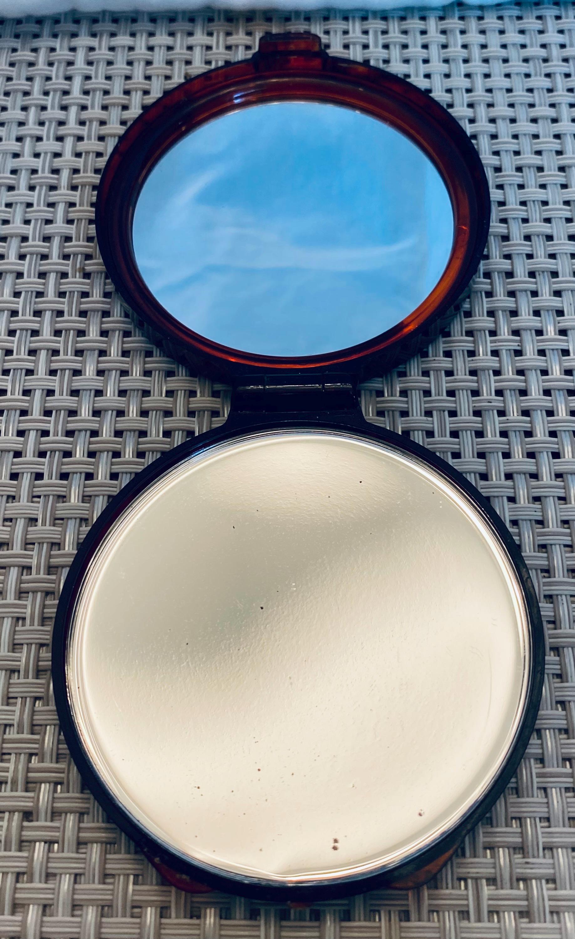 Vintage the Magic Focus Compact Magnifying Mirror. - Etsy