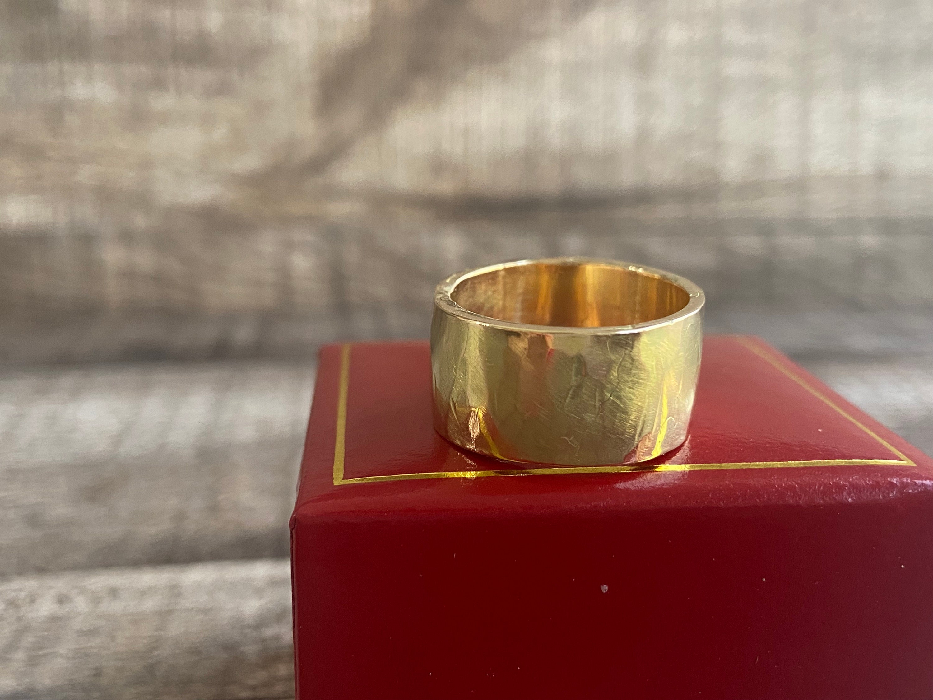 Maximalist Gold Cigar Band Ring - Etsy