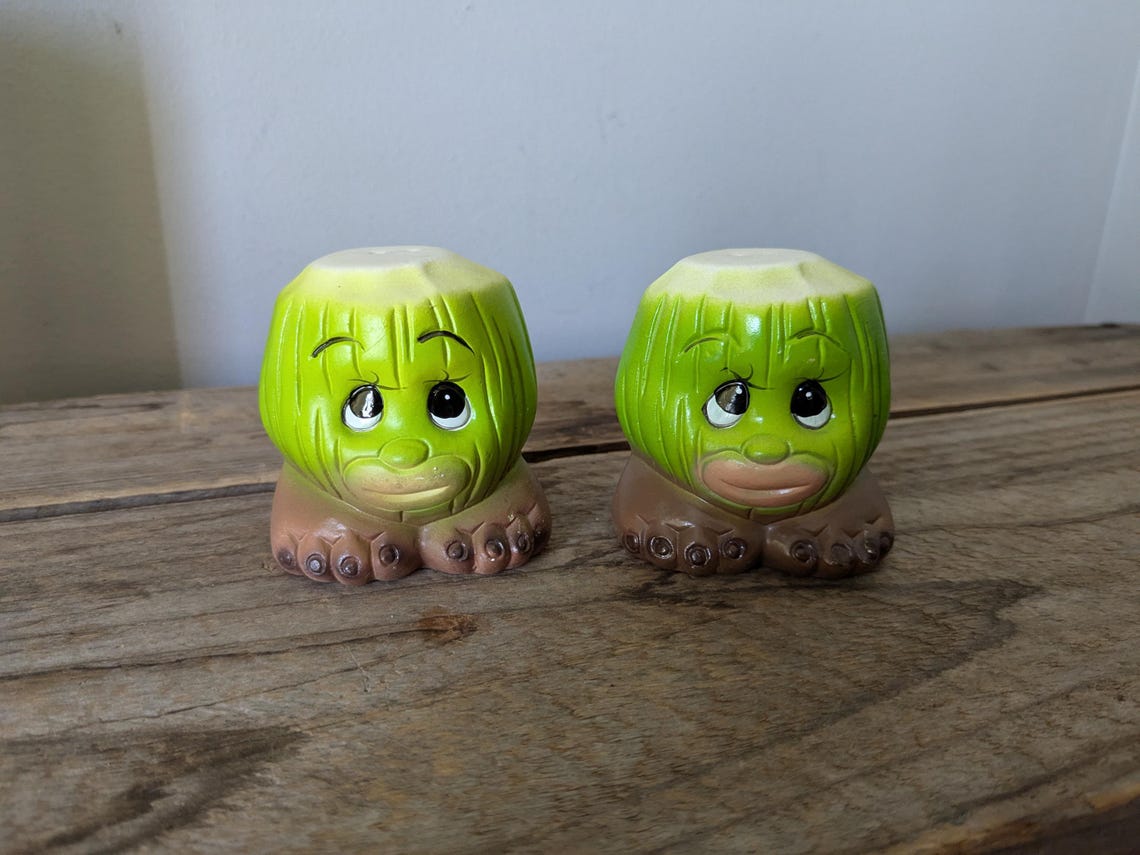 Cute Chalkware Anthropomorphic Vegetable/stump With Feet Salt and ...